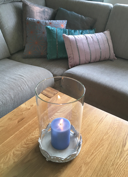 Nydelig lykt med glass og metallbunn. Høy. - Nettbutikken Sonte
